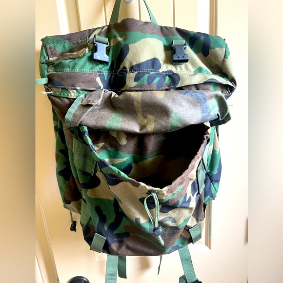 U.S. Army | Bags | Us Army Combat Patrol Pack Backpack Woodland ...
